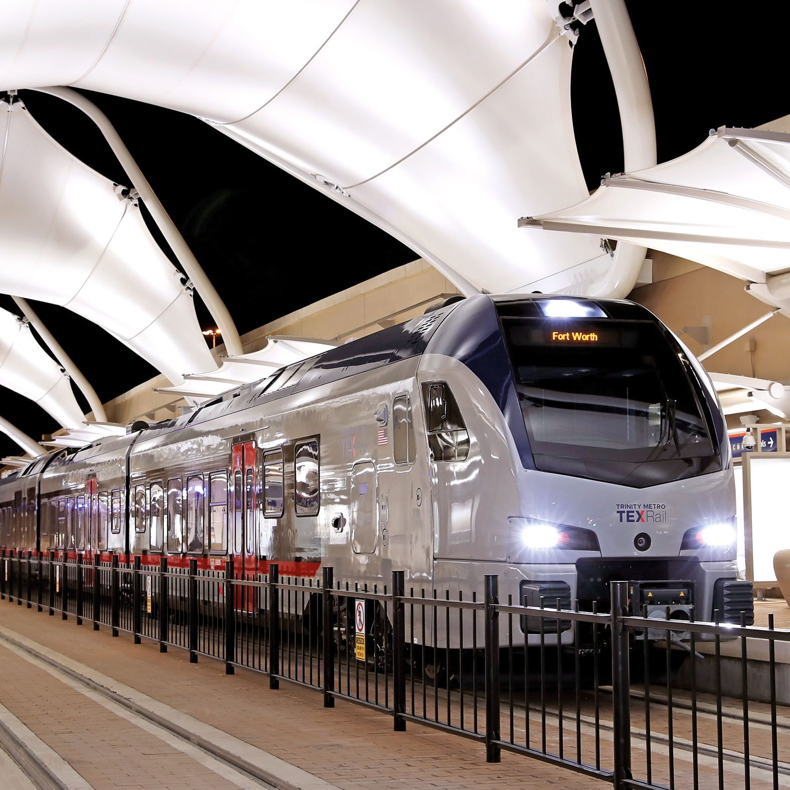 TEX RAIL, EL NUEVO TREN QUE TE LLEVA A FORT WORTH – vidalturismo.com