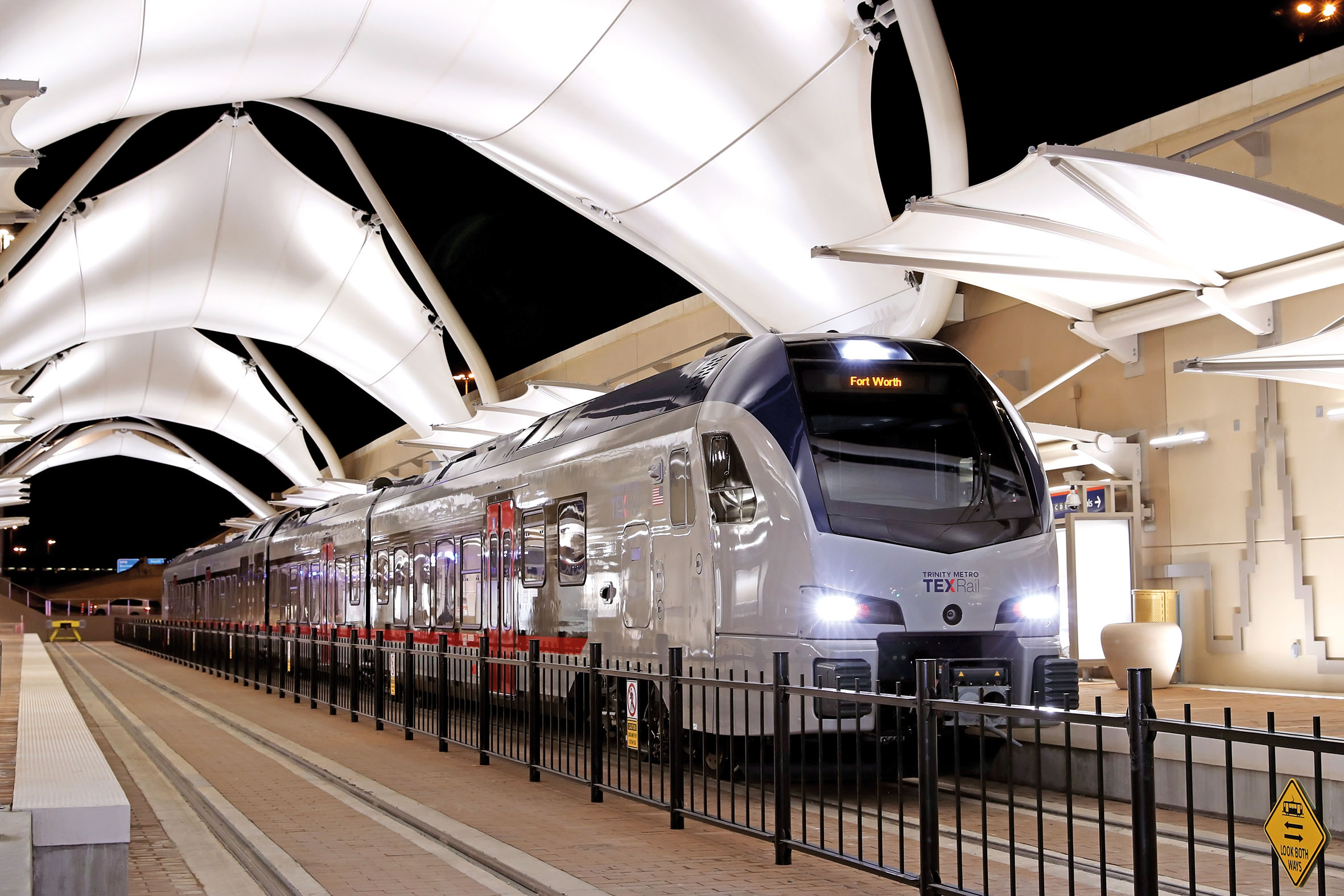 TEX RAIL, EL NUEVO TREN QUE TE LLEVA A FORT WORTH - vidalturismo.com