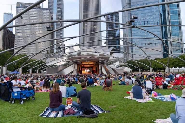 CHICAGO: El alcalde Brandon Johnson y el DCASE anuncian las fechas de ...